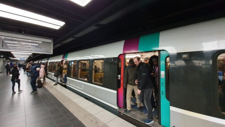 Retards des RER en 2025 : les usagers des lignes B et C seront (à ...